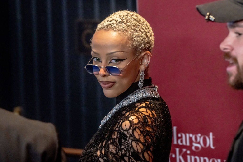Hours After Her Historic VMA Performance, Doja Cat Quotes Kanye West’s ...